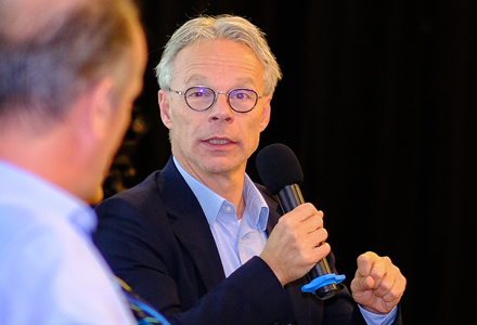 Kris Douma bij accountantscongres Curaçao over toekomstbestendigheid